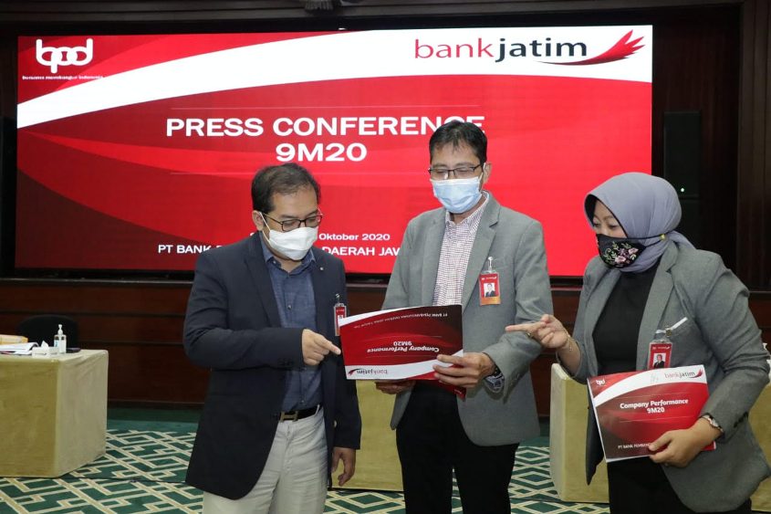 Bank Jatim Gelar Puncak Undian Tabungan Simpeda 2022 di Tuban - Neo-Demokrasi