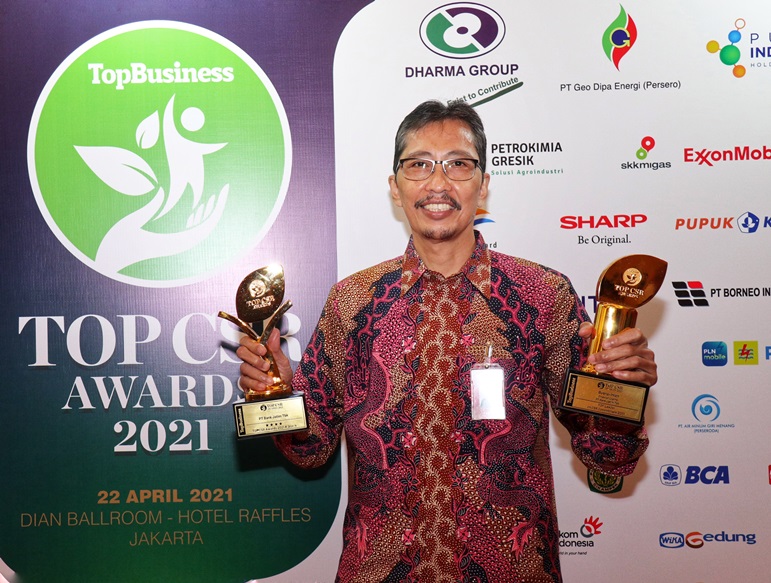 Bank Jatim Raih Dua Penghargaan Top CSR Awards 2021 - Neo-Demokrasi