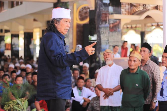 Petuah Cak Nun kepada Napi: Hidup Itu Seperti Main Bola - Neo-Demokrasi